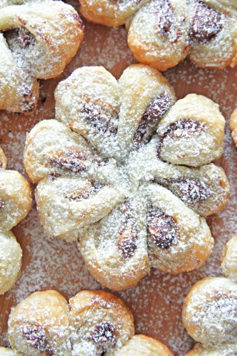 Nutella Puff Pastry Flowers - Eazy Peazy Desserts